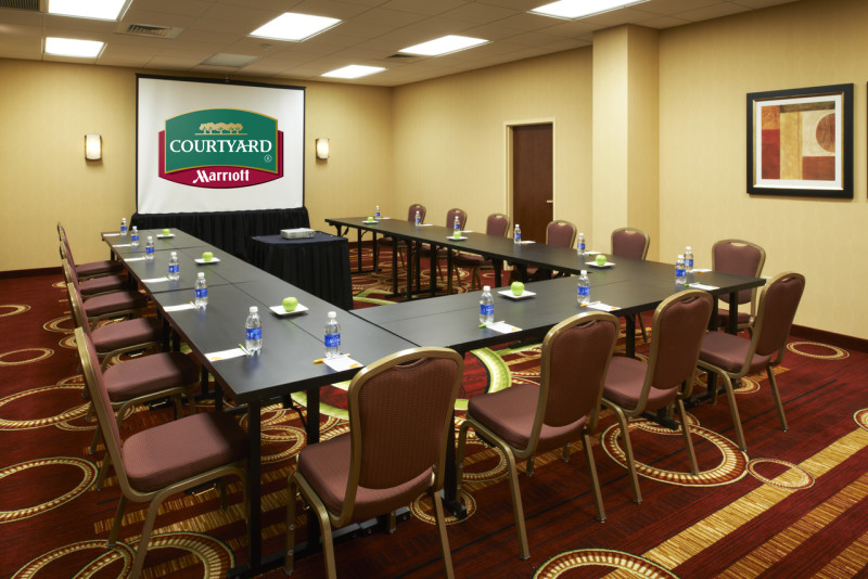 Courtyard Chicago Downtown/River North | Choose Chicago