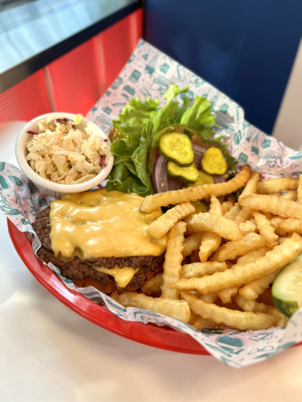 Ed Debevic's | Choose Chicago