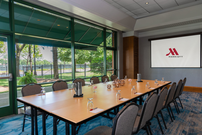 Courtyard by Marriott at Medical District / UIC | Choose Chicago