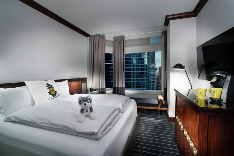 Staypineapple, An Iconic Hotel, The Loop | Choose Chicago
