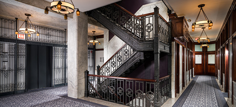 Staypineapple, An Iconic Hotel, The Loop | Choose Chicago