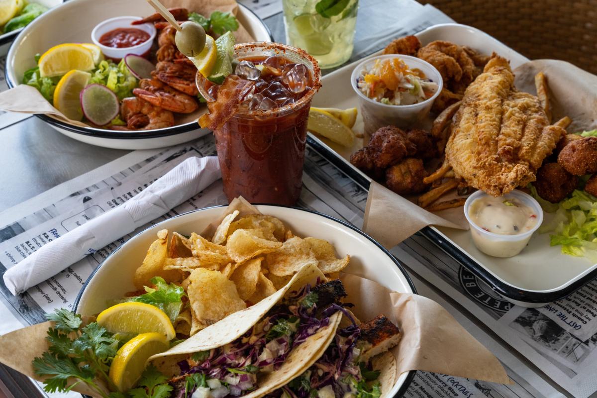 Flying Bridge Fish Shack in St. Pete Beach | VISIT FLORIDA