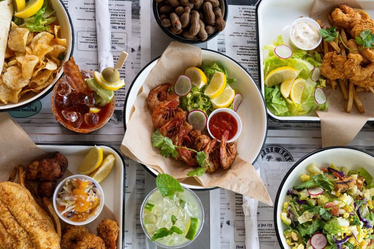 Flying Bridge Fish Shack in St. Pete Beach | VISIT FLORIDA