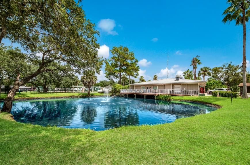 Encore Crystal Isles RV Resort in Crystal River | VISIT FLORIDA