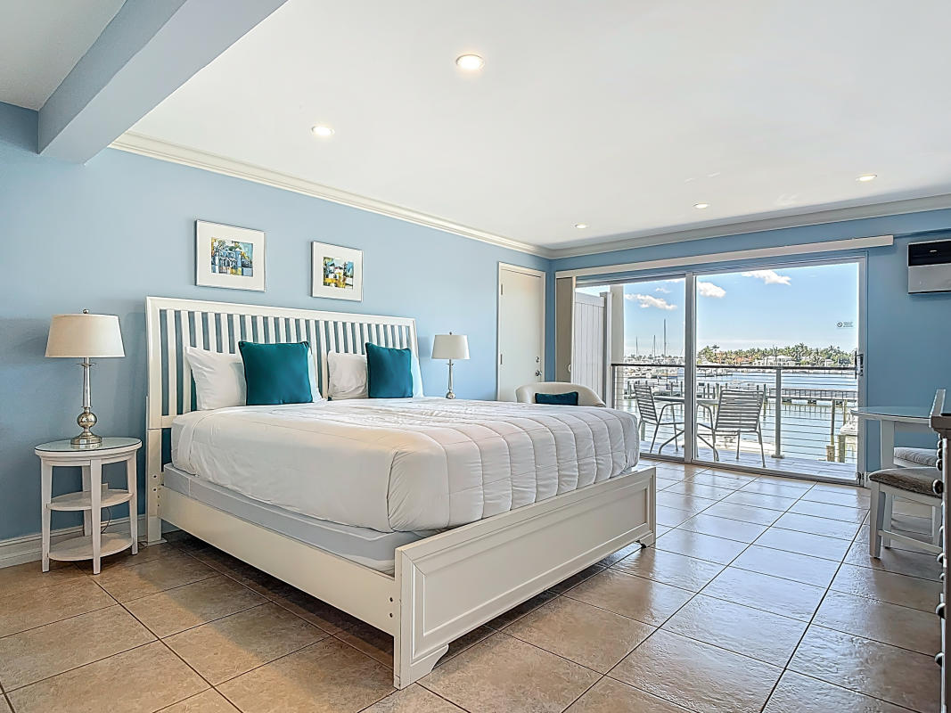 Cove Inn on Naples Bay in Naples | VISIT FLORIDA