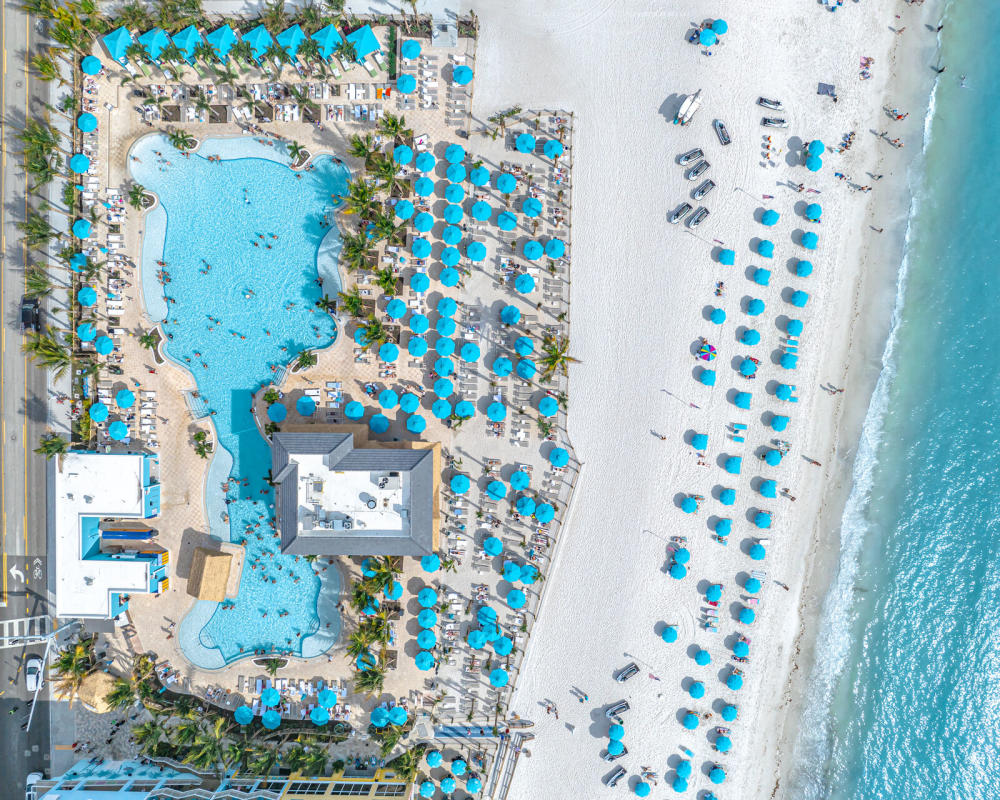 Fins Up! Beach Club in Fort Myers Beach | VISIT FLORIDA