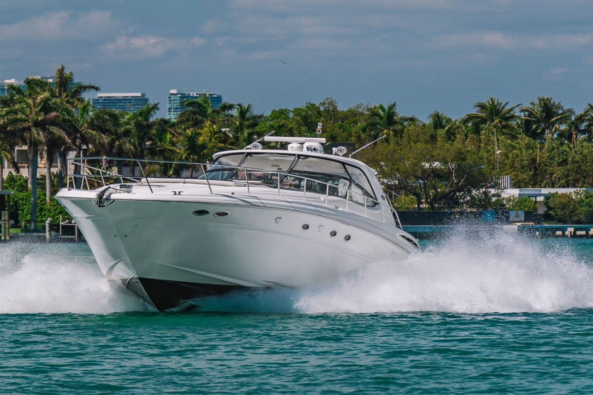 Enjoy the Miami Waters at Sunset and Nighttime or Daytime on a Party ...