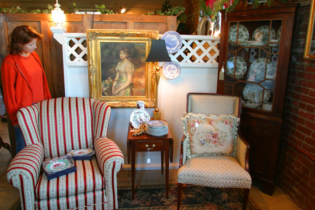 Antiques & Markets | Visit North Alabama