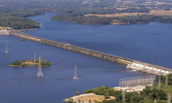 The Dam Tour