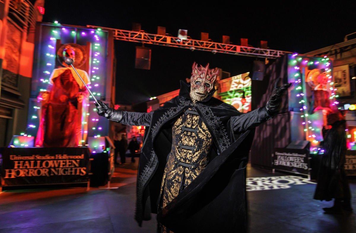 Halloween Horror Nights Opened Last Night at Universal Studios ...