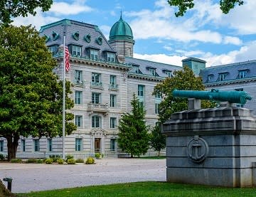 U.S. Naval Academy: The South’s Most Beautiful Colleges