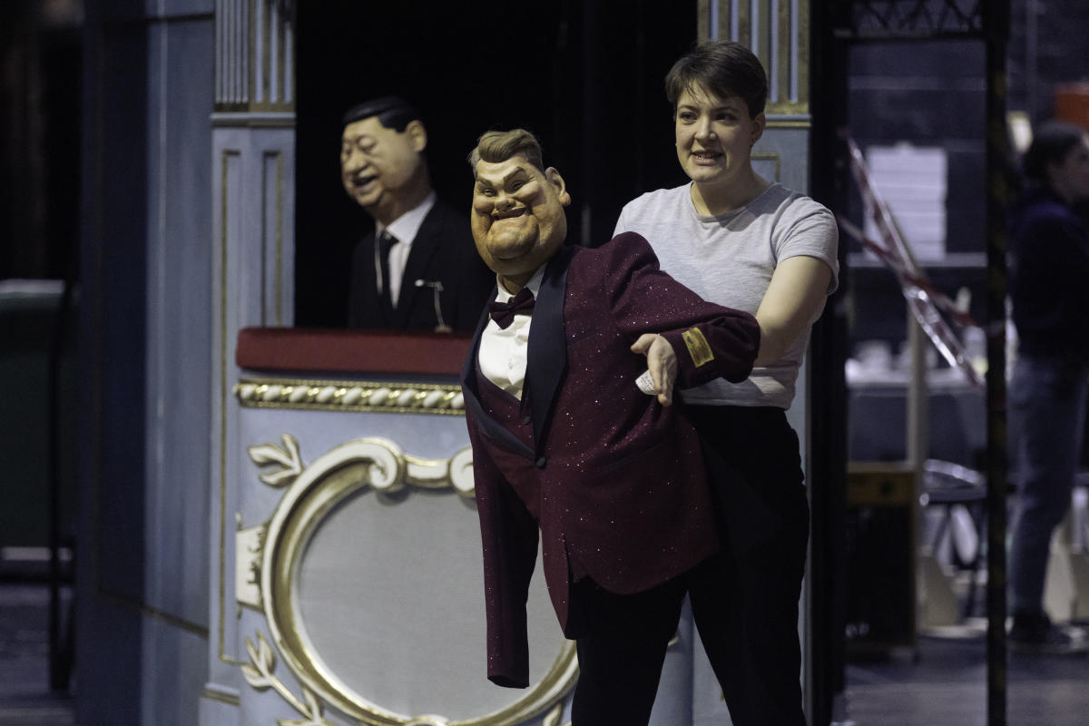 Rehearsal shots released for Spitting Image at Birmingham Rep