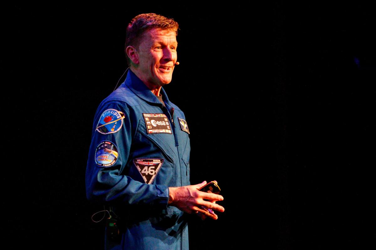 Astronaut Tim Peake Prepares to Blast off on All-New Tour Heading to ...