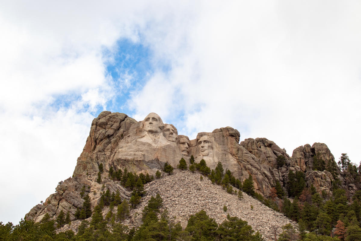 Mount Rushmore National Memorial | The Black Hills and Badlands of ...