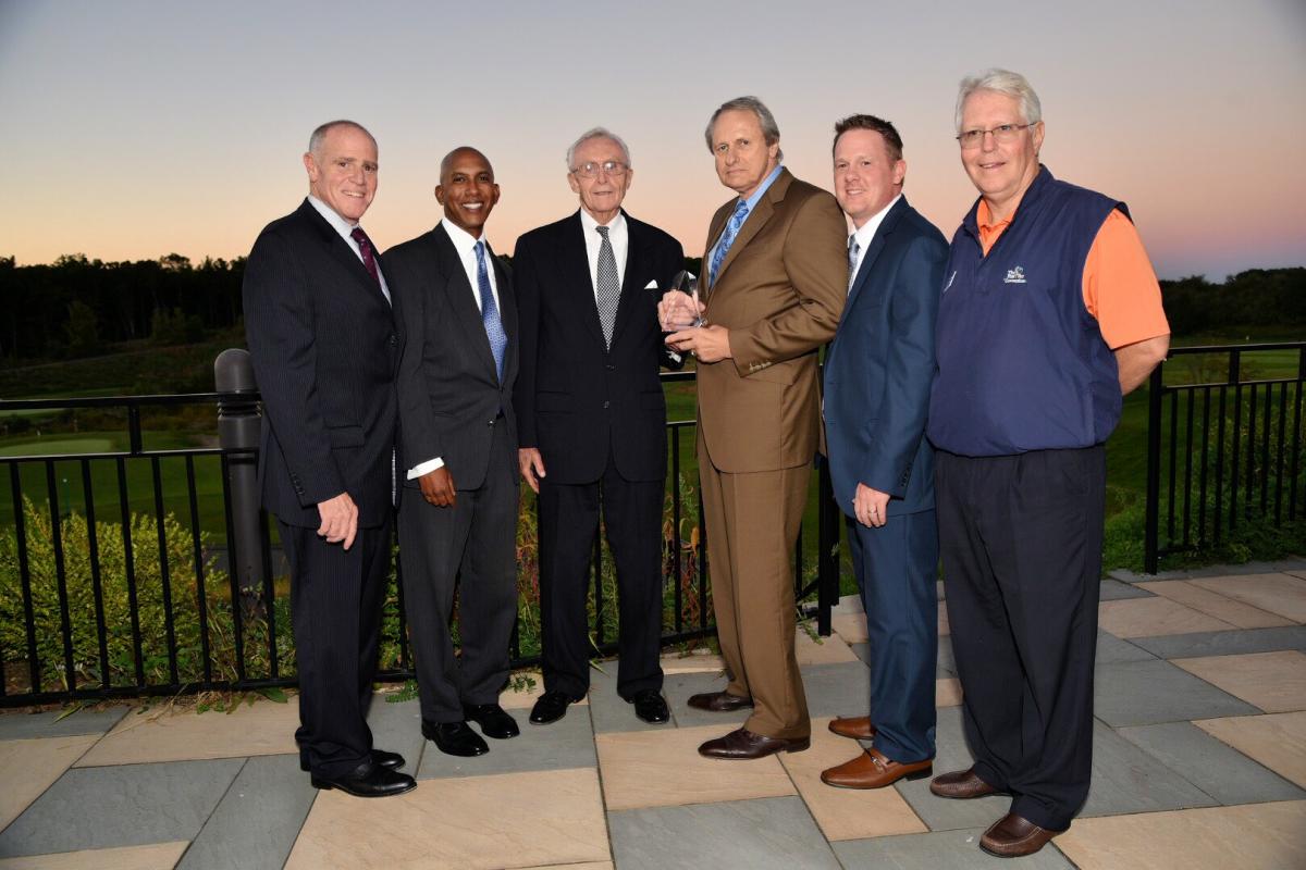 CT CONVENTION & SPORTS BUREAU HONORS COACH HOWIE DICKENMAN AT ITS 2016 ...
