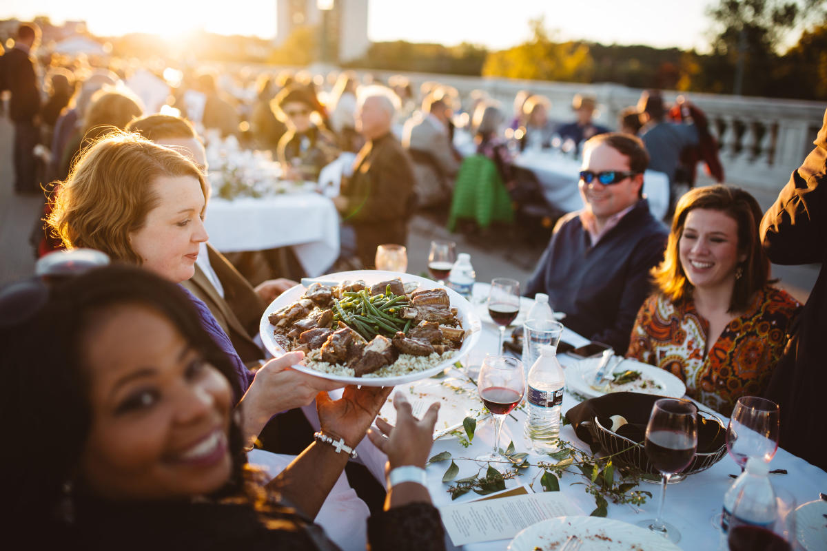 Your Guide to the 2021 Gervais Street Bridge Dinner