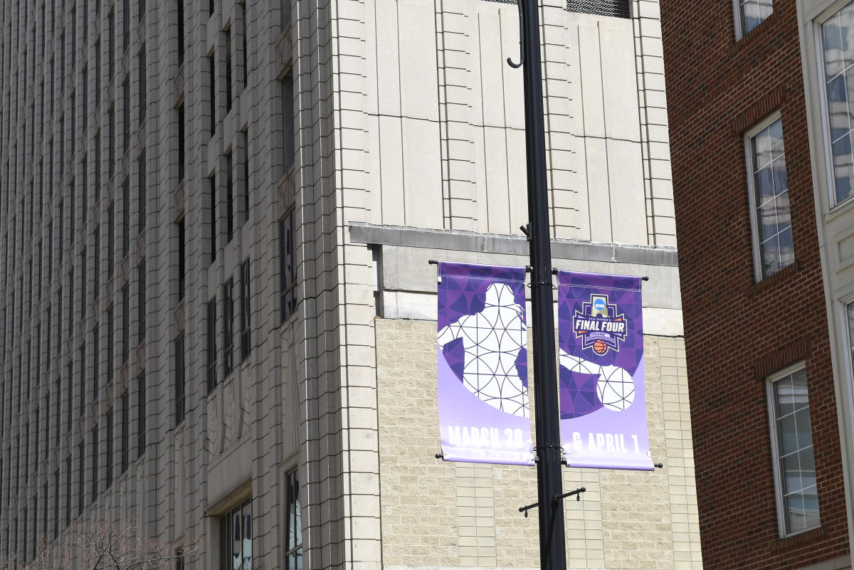 Experience Columbus - Downtown Banner Program