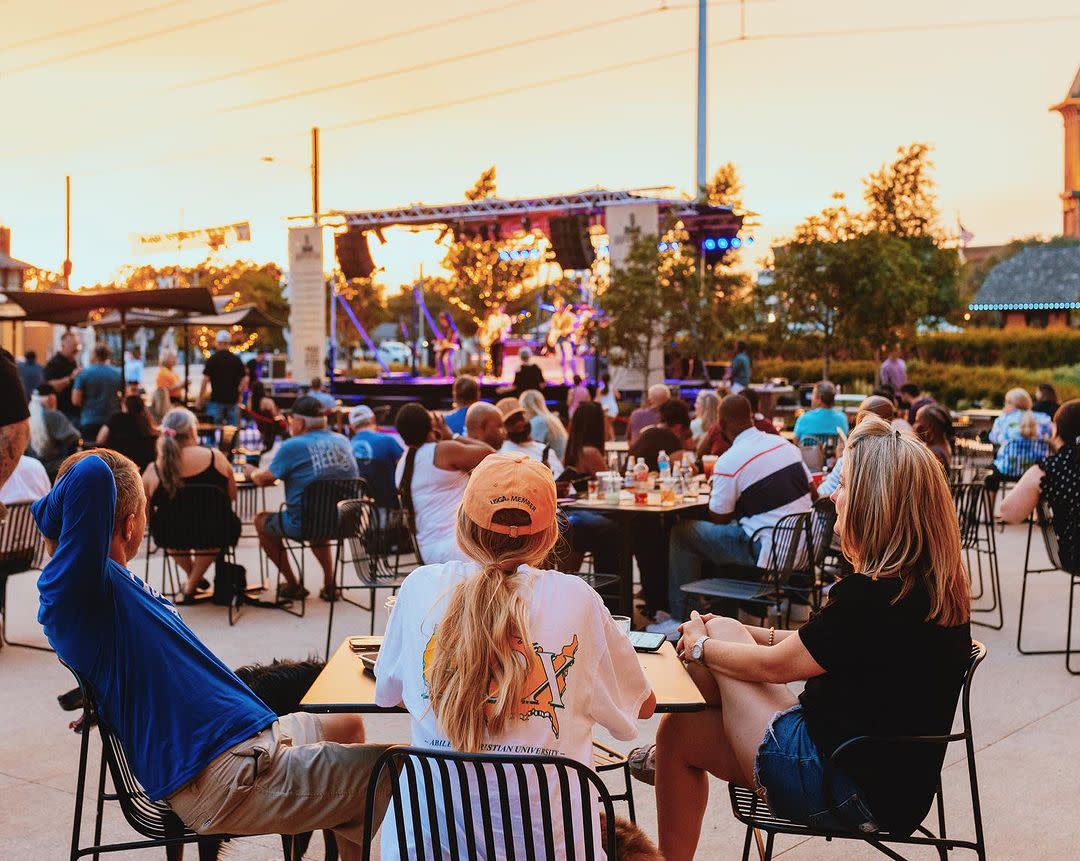 Grapevine Main Live is Back With Free Live Music, a Diverse Food Scene ...