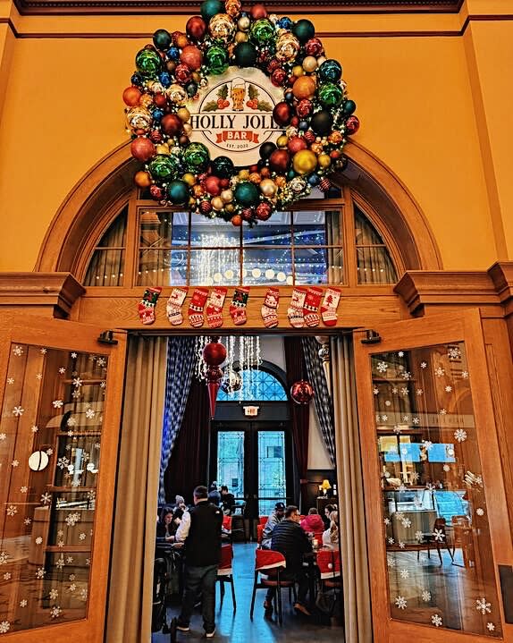 Enjoy Festive Sips, Christmas Decor, & Live Music at Hotel Vin’s Holly ...