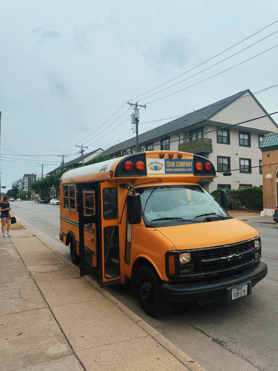 Did You Know There’s a Vintage & Thrift Store Bus Tour in Dallas?!
