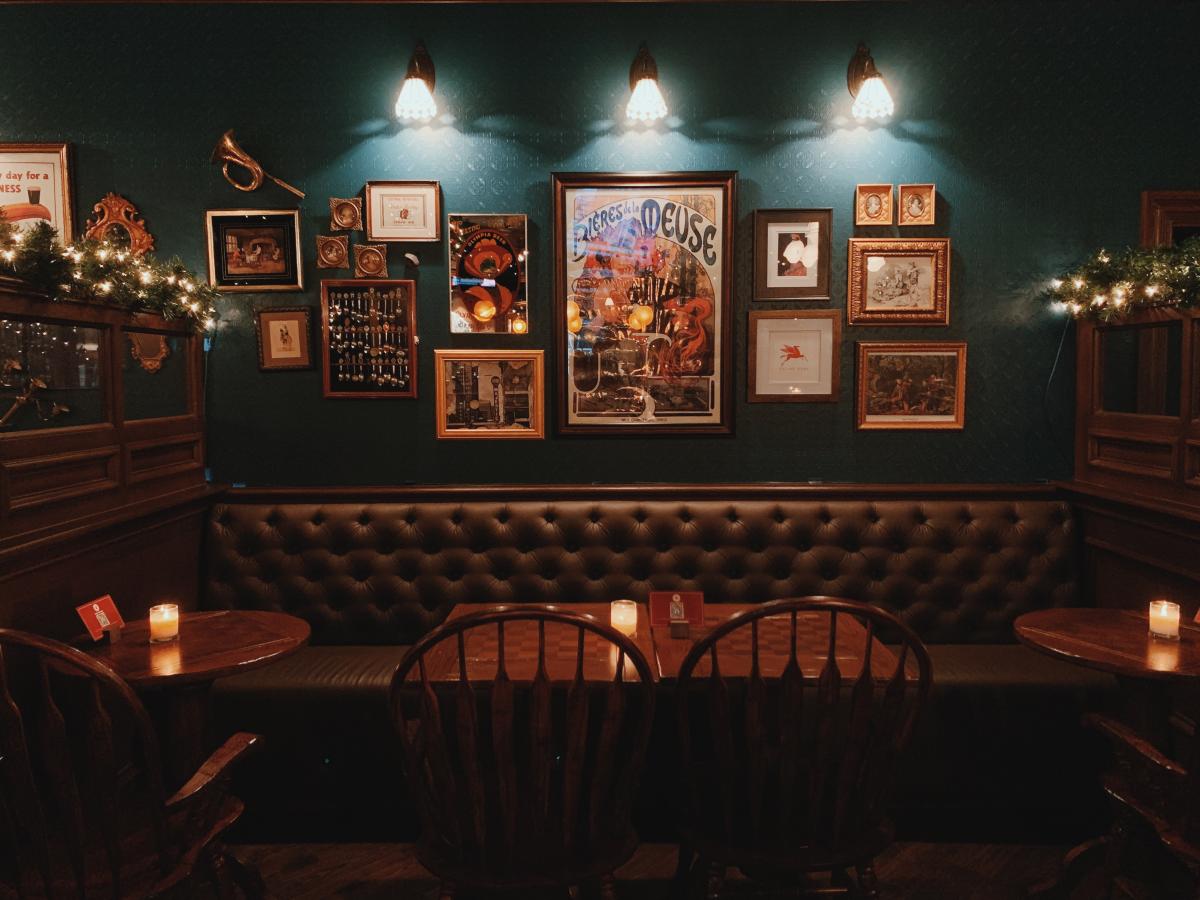 35 Cozy Cocktail Lounges & Restaurants in Dallas to Check Out This Season