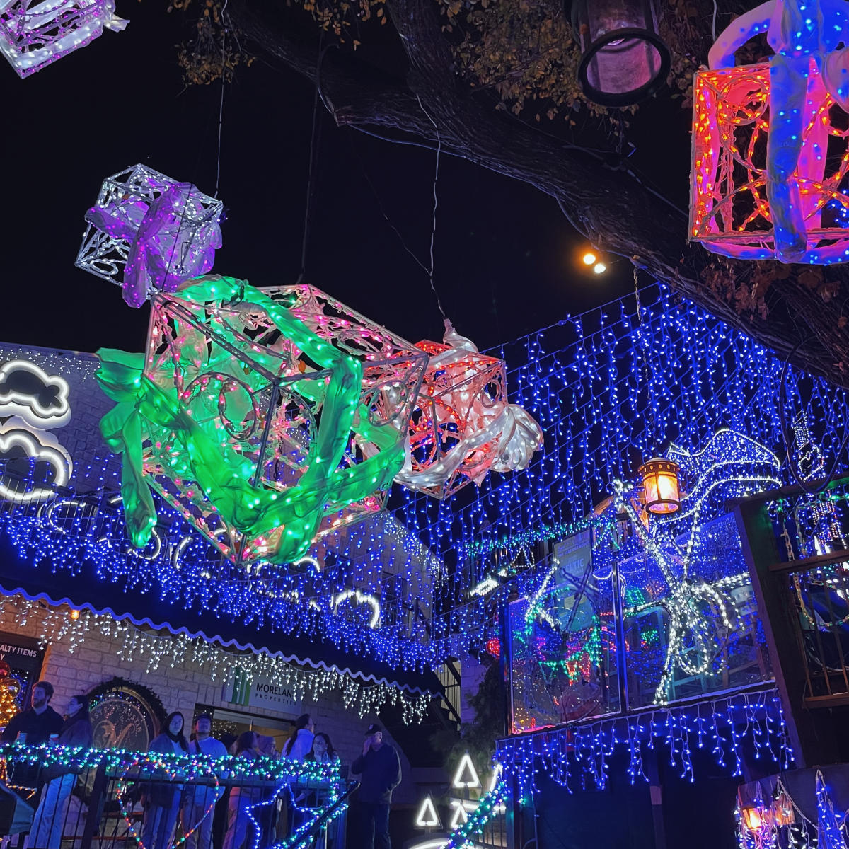12 Places To See Holiday Lights Around Austin