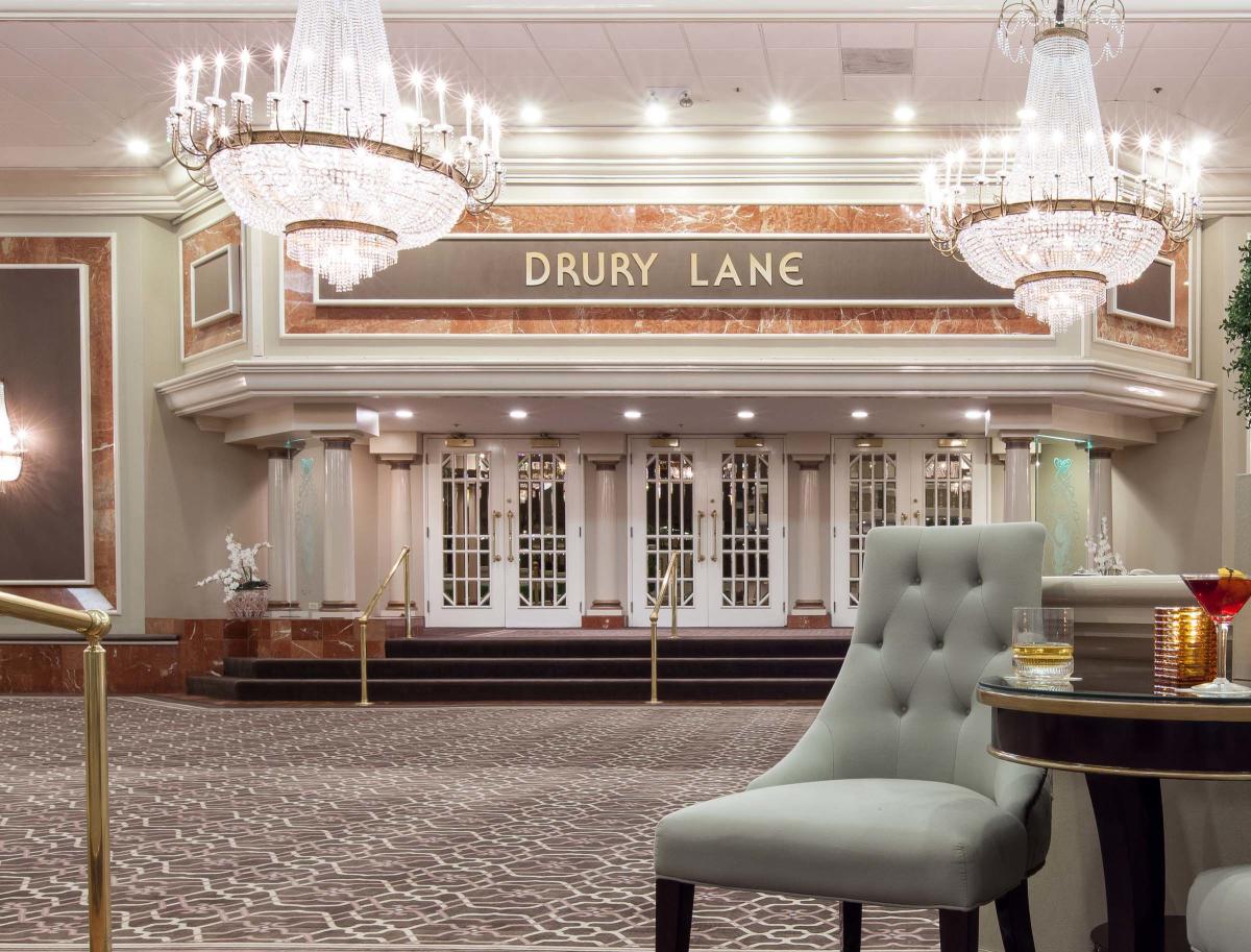 Oakbrook Terrace | Hotels, Restaurants & Attractions