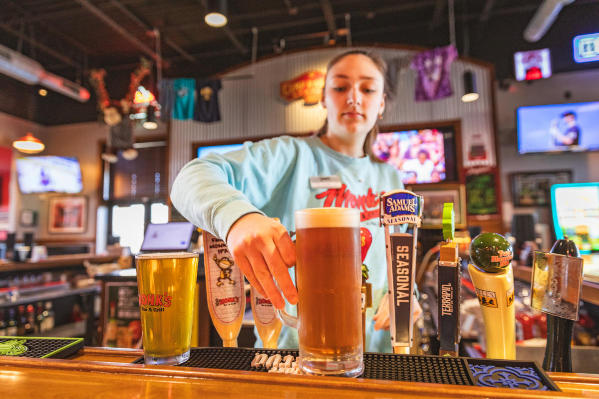 Monk's Bar & Grill Eau Claire: Where Families Gather for Food & Fun