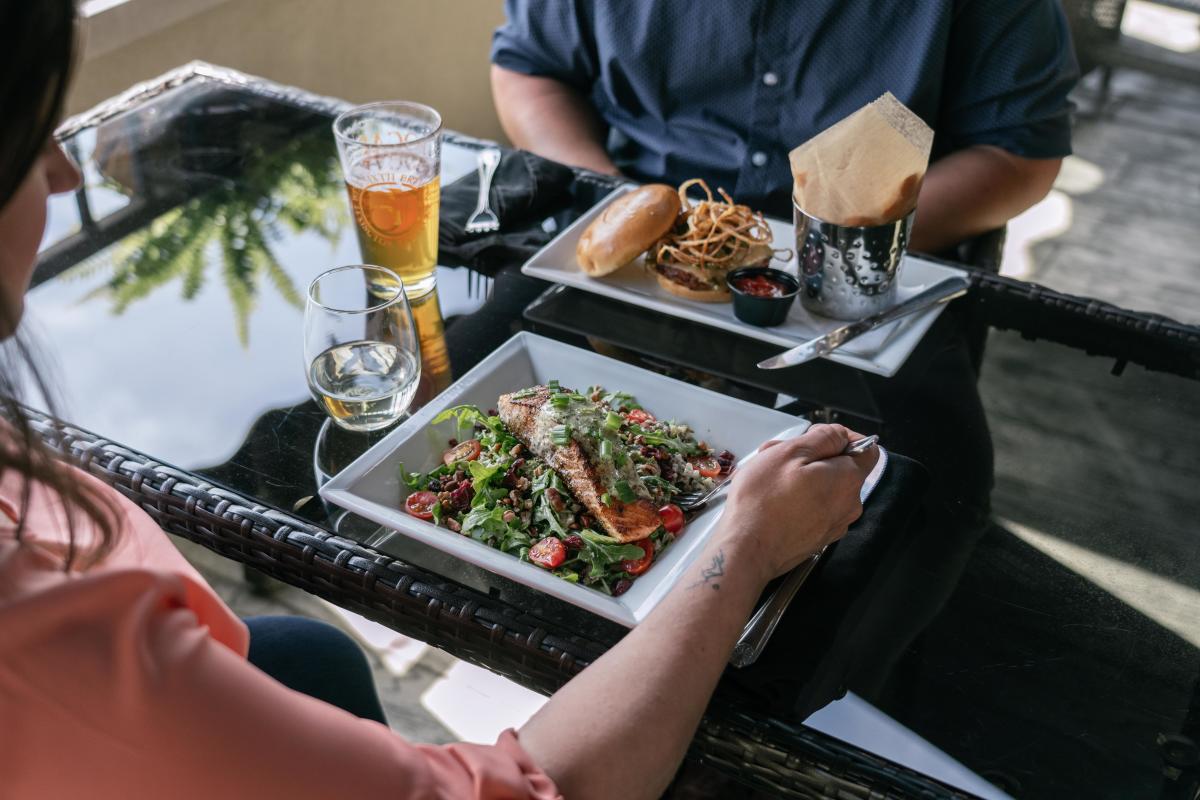Visit Etown Like A Local: Discover Delicious Eats!