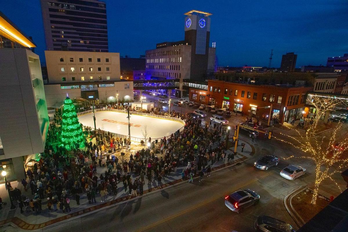The holiday lights of Fargo-Moorhead