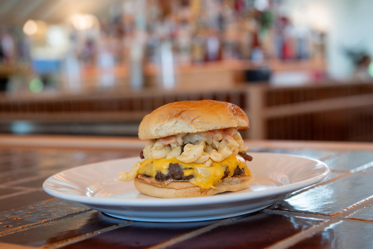 LOL Burger Bar