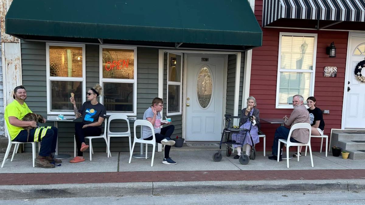 The Cup and the Cone Brings Breakfast, Ice Cream to Amo Indiana