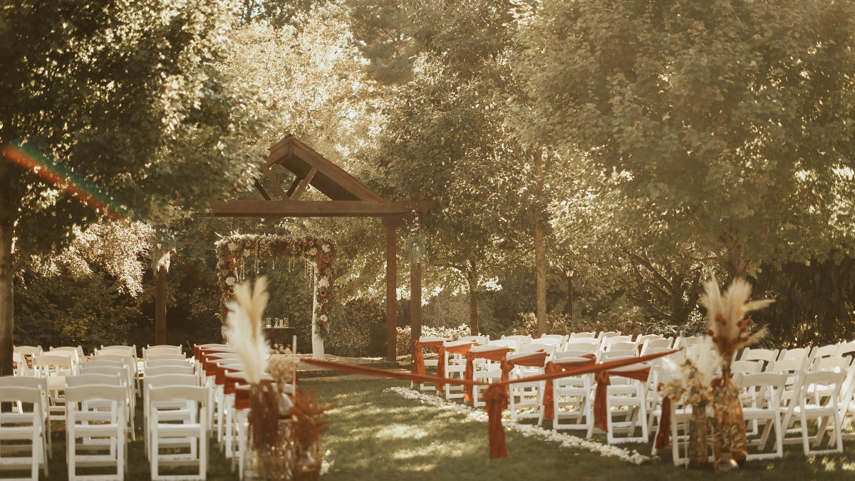 Avon Gardens in Indiana | Wedding Venue, Services & Photos