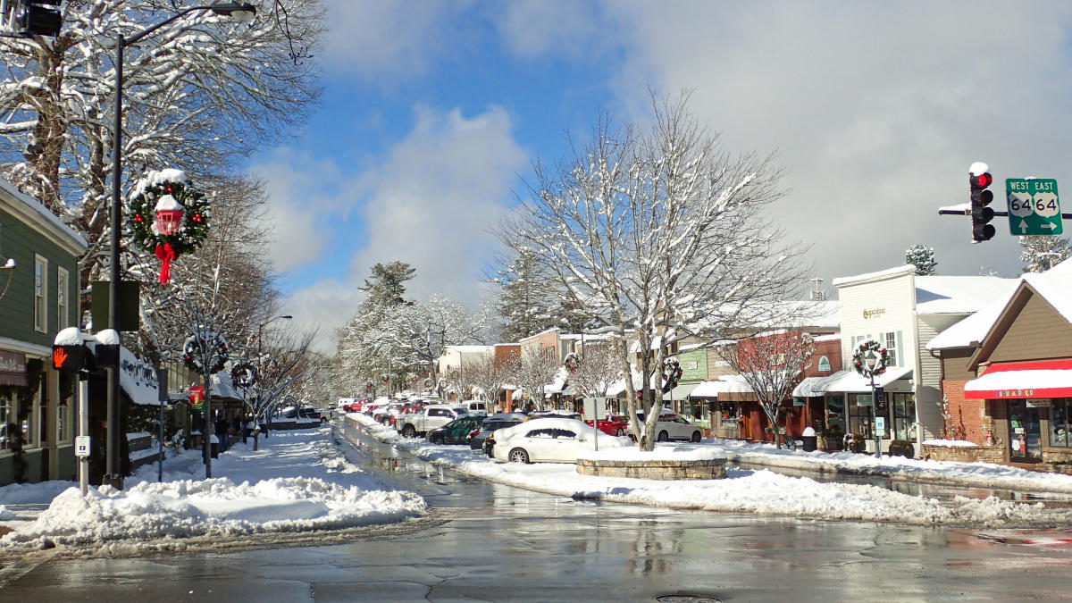 Your Guide to the Holidays in Highlands