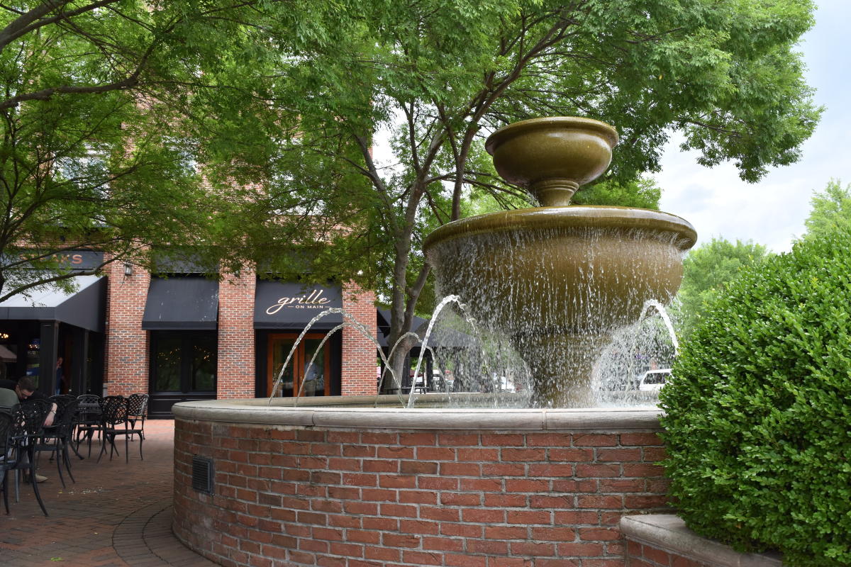 Chef Boyce Opens Grille on Main in Providence