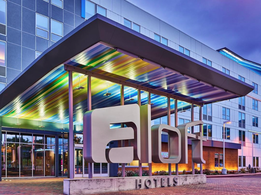 Aloft Las Colinas | WXYZ Bar, Rooms, & Wellness