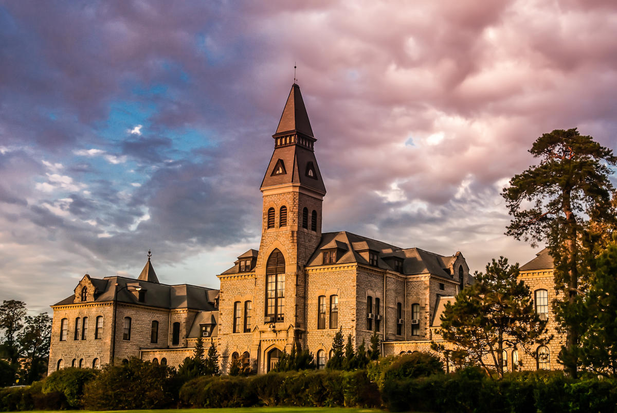 Kansas Colleges & Universities | Visit Top Campuses Today