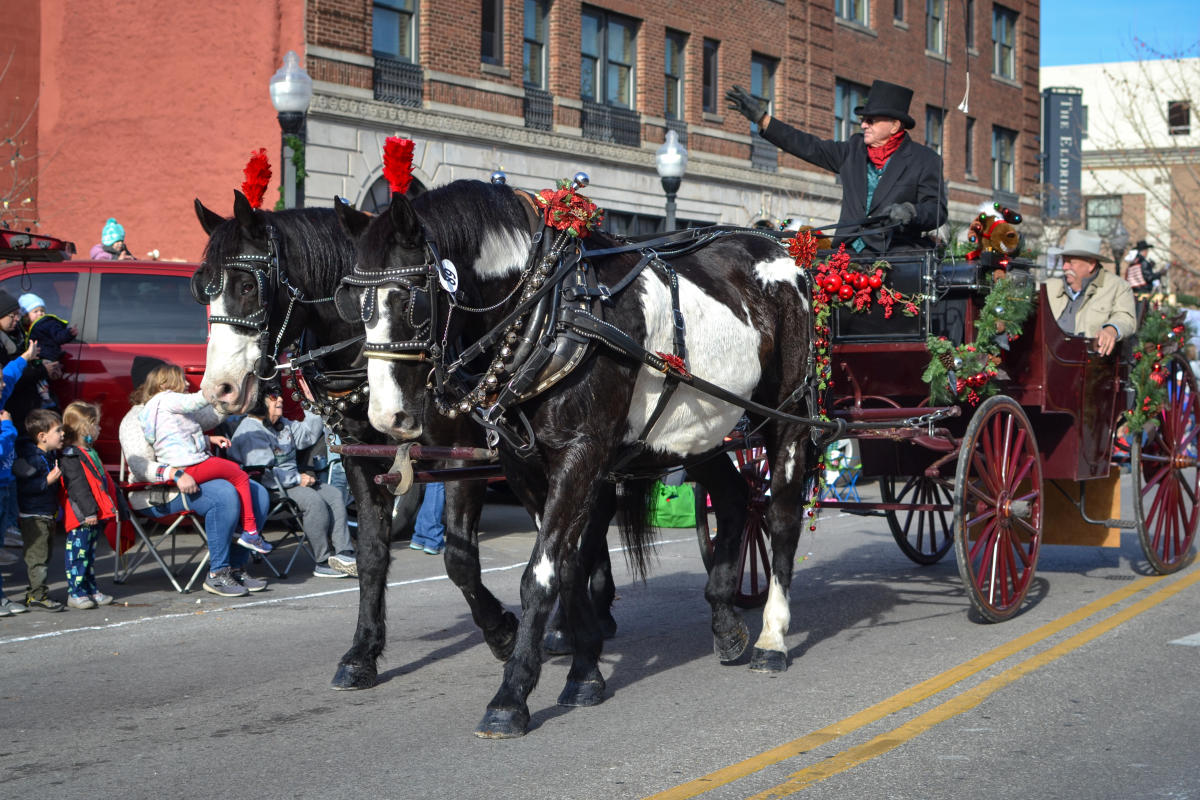 Make Memories at the Lawrence Old-Fashioned Christmas Parade!
