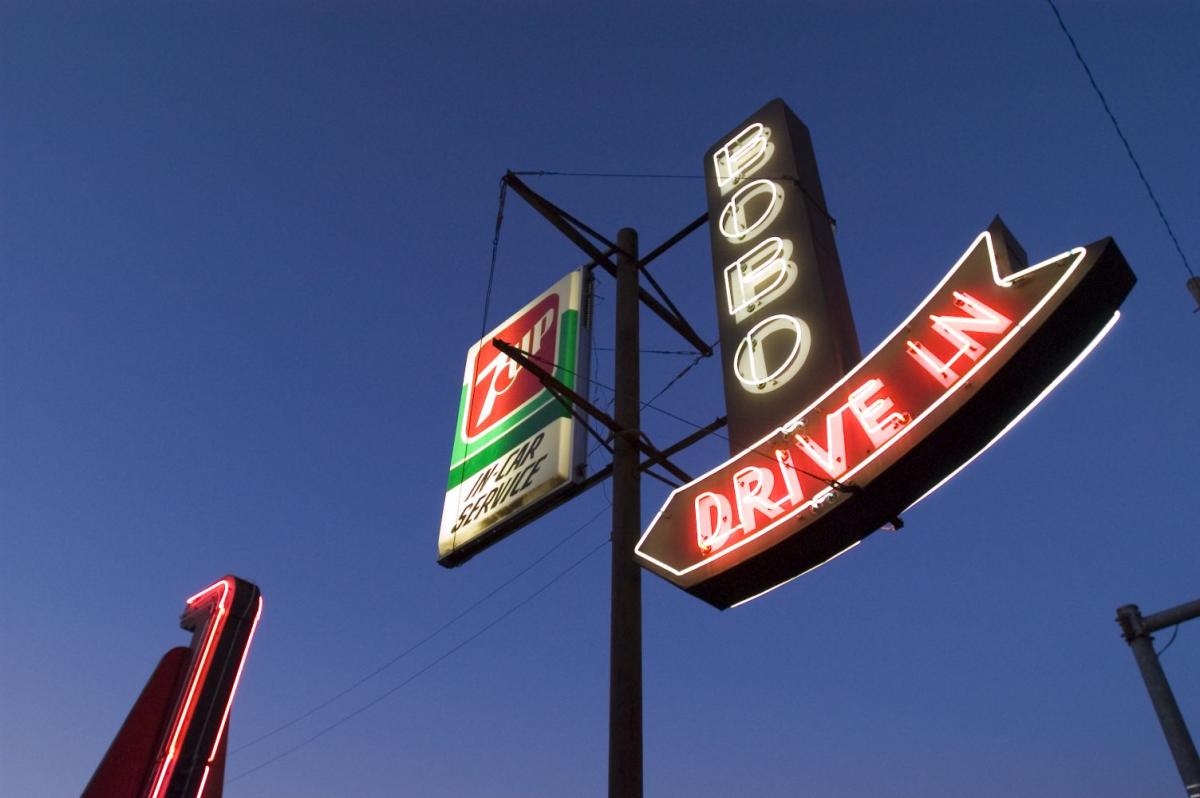 Dining Old School at Bobo's Drive-In