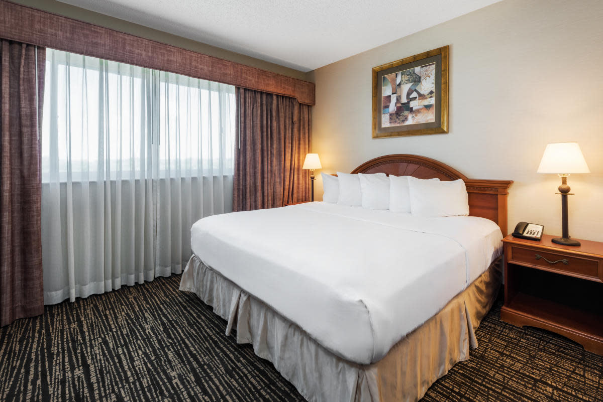 Find Hotels and Lodging on I-335 in Kansas