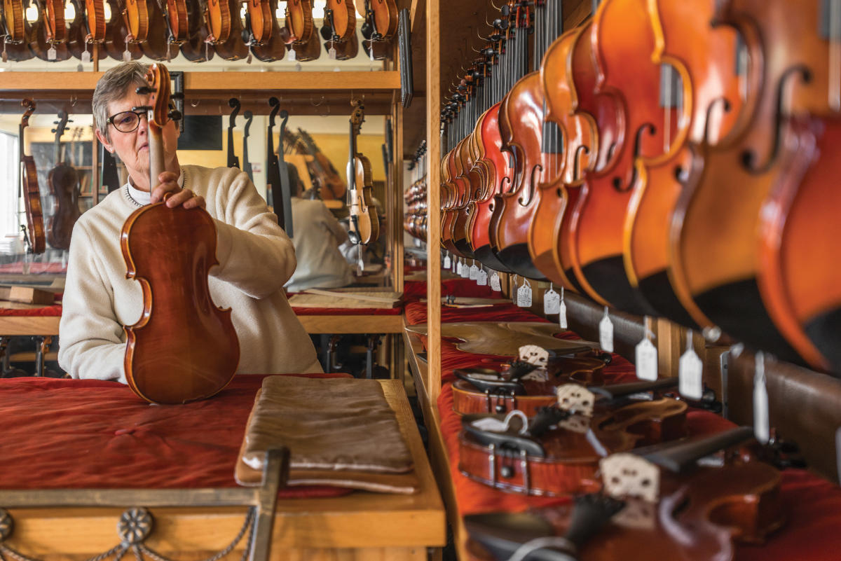 Letting the Strings Sing | KANSAS! Magazine