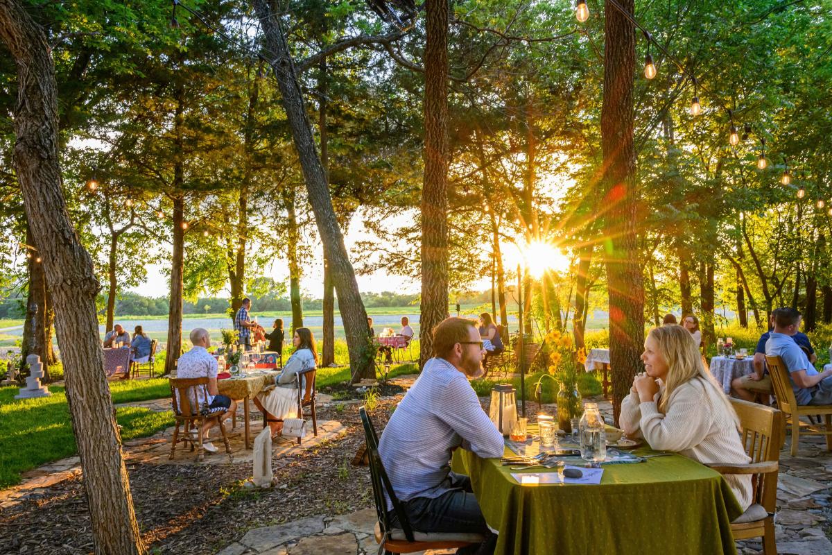 Kansas Farm Experiences | Farmers Markets & Wineries