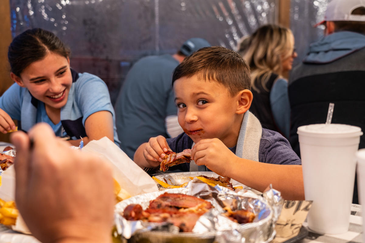 BBQ Road Trip: 12 Kansas BBQ Restaurants That Locals LOVE!