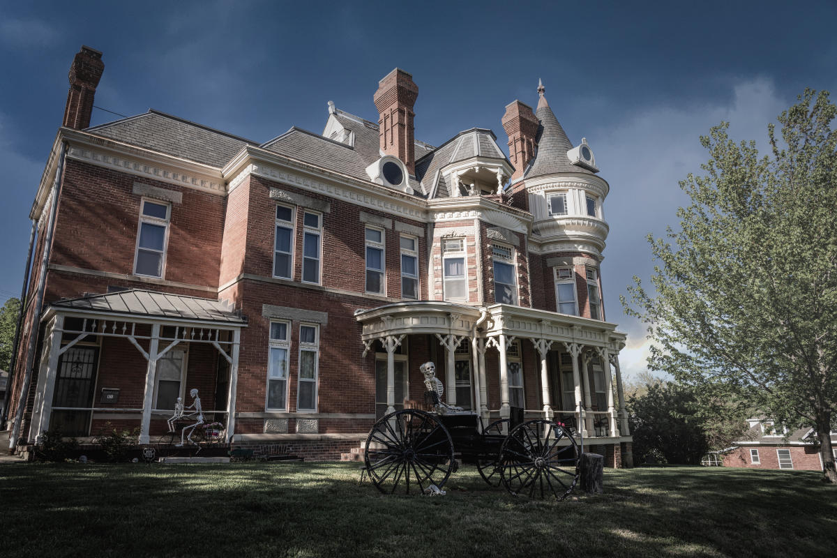Hunting the Haunted: Real Kansas Ghost Stories