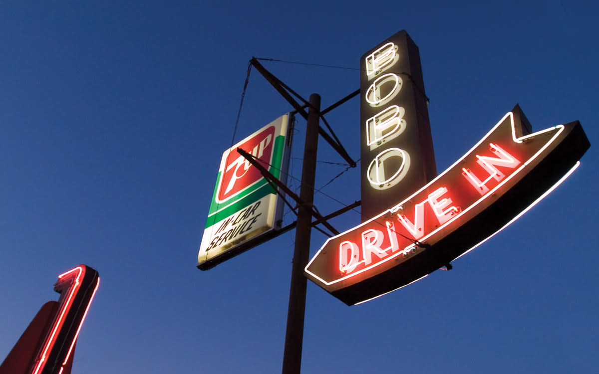 Topeka's Historic Bobo's Drive-In Serves up the Classics - KANSAS! Magazine