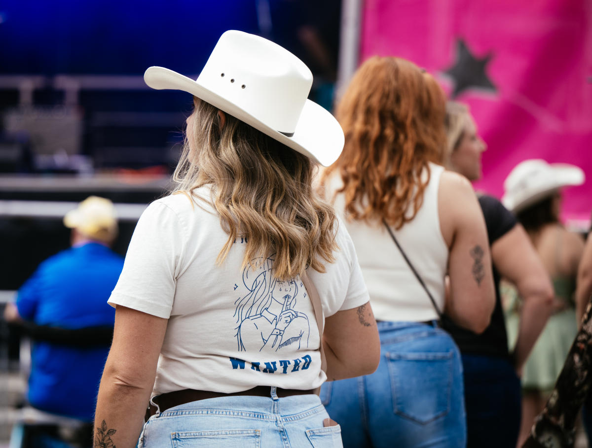 Preparing for Country Music Week at the "I Speak Country" event