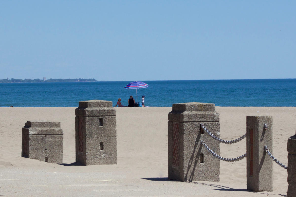 Things to Do on Simmons Island | Beaches, Parks & Lighthouses