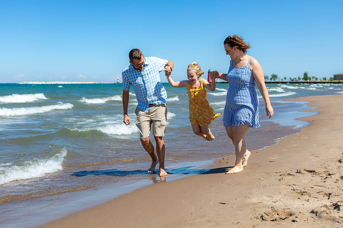 Things to Do on Simmons Island | Beaches, Parks & Lighthouses