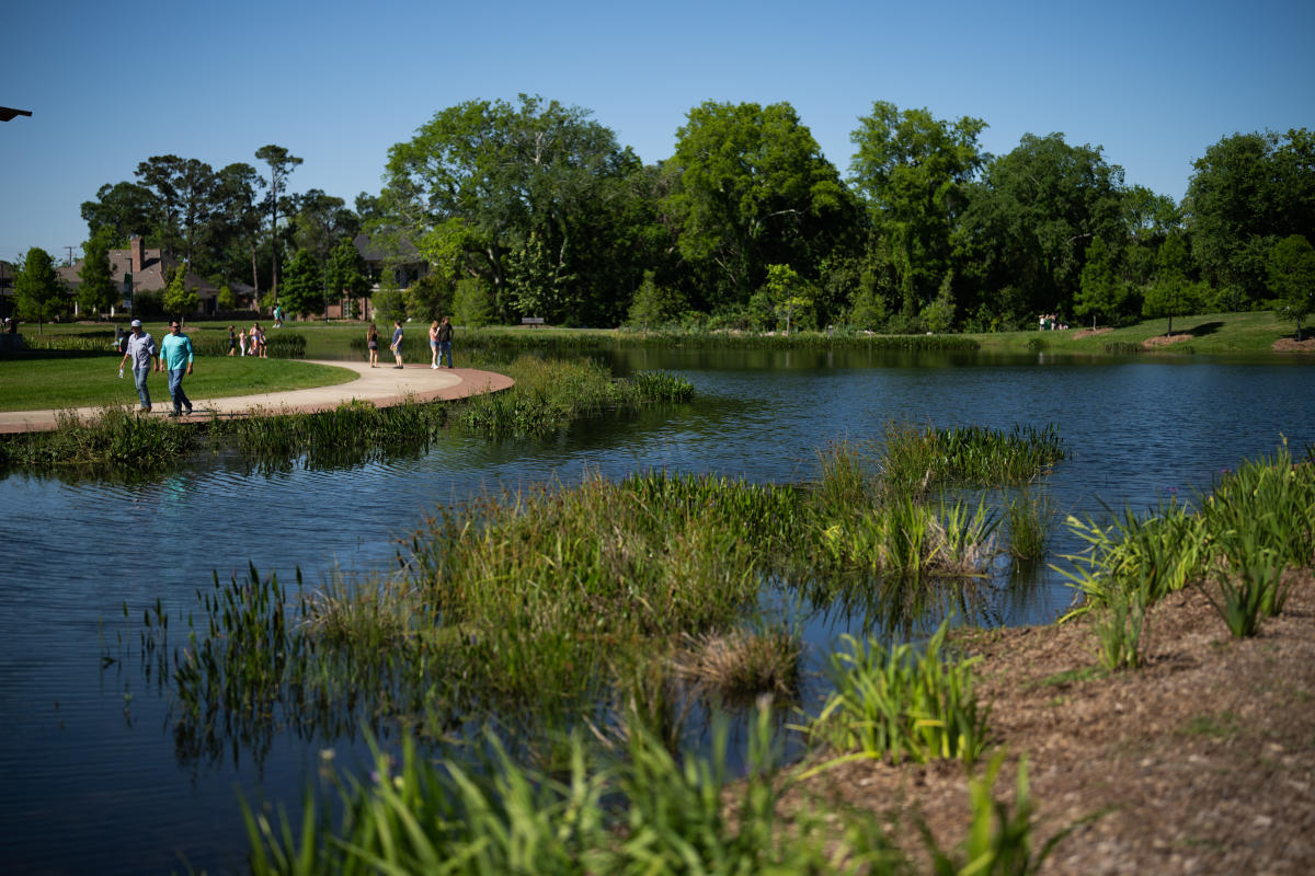 Best Parks in Lafayette, LA | Trails, Playground & Lakes
