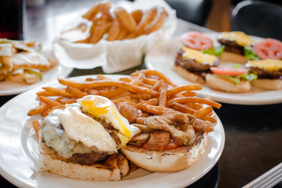 Broaddus Burgers in Lafayette, LA | Independent Restaurants